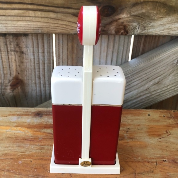 Coca Cola | Dining | Vintage 993 Coca Cola Vending Machine Style Salt ...